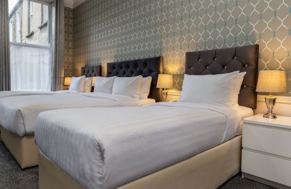 Triple Room features